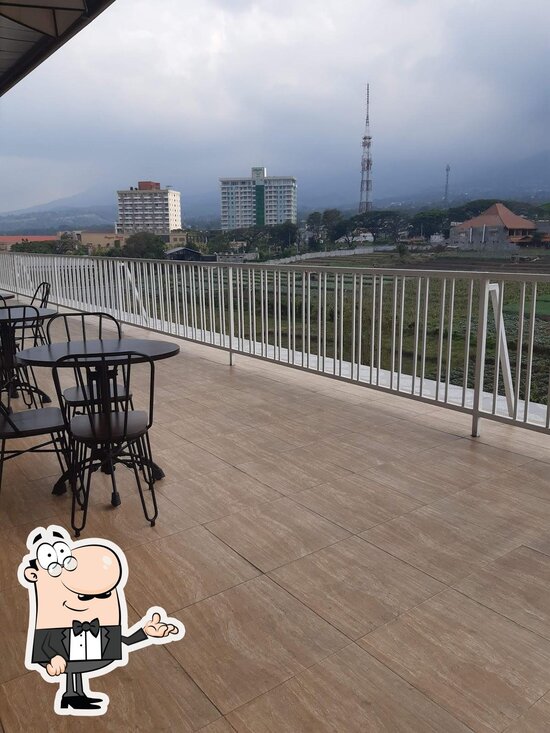 Royal 360, Batu - Restaurant menu, prices and reviews