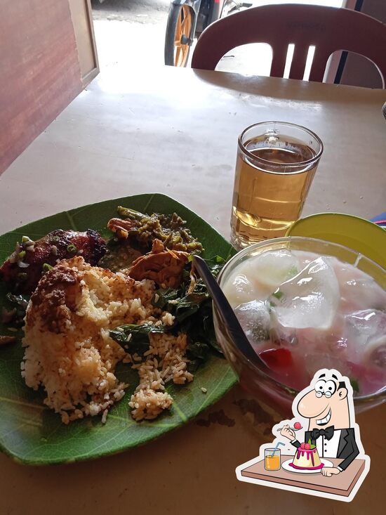 Menu at RM Tuah Sakato restaurant, Sukabumi