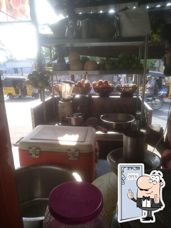 Corner Tea Stall, Chennai, 47M4+H2G