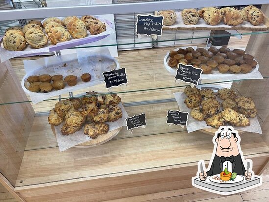Bee Free Bakery, 1286 2nd Ave in Cumberland - Restaurant reviews