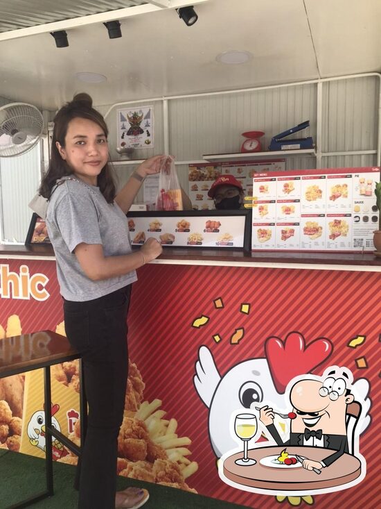 Chicky Chic (ชิกกี้ชิก) ตลาดวิเศษชัยชาญ, Phai Cham Sin - Menú del ...