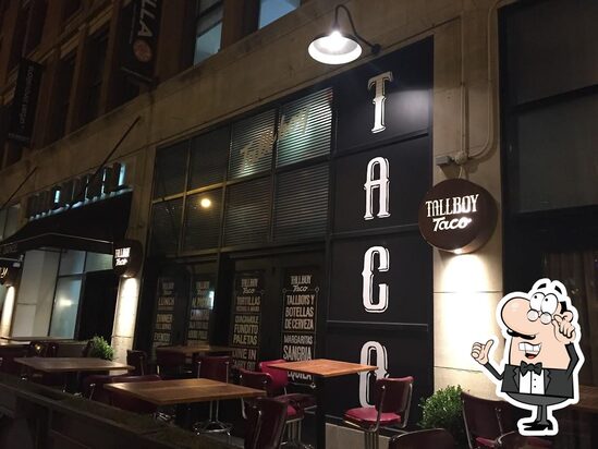 Tallboy Taco, 676 N St Clair St in Chicago - Restaurant menu and reviews