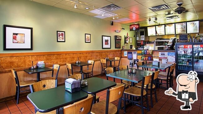 Puree's Pizza & Chicken, Oak Park - Restaurant menu, prices and reviews