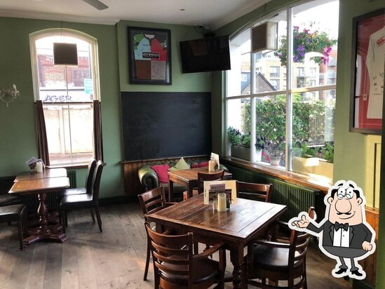 Menu at The Albany Pub & Dining Room, Twickenham, 1 Queen's Rd