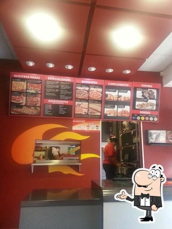 Menu at Pizza Hut pizzeria, Mexico City, Calle Hipólito Taine 253