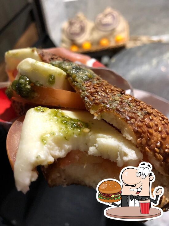 Simit Sarayi, Amsterdam, Damrak 57 - Restaurant reviews