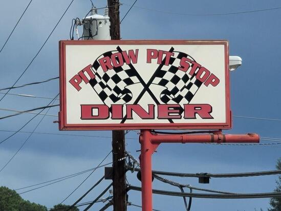 Menu at Pit Row Pit Stop BBQ, Livingston