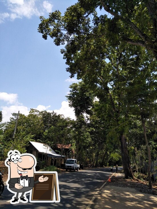 Resto Mbah Mukharom, Semarang - Restaurant menu, prices and reviews