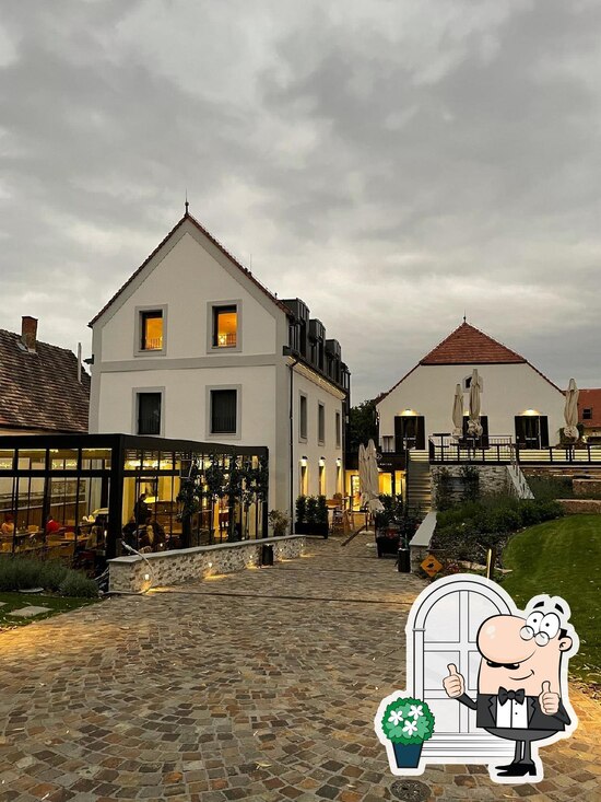 Malom és Kacsa Bisztró és Rendezvényház restaurant, Tata - Restaurant ...