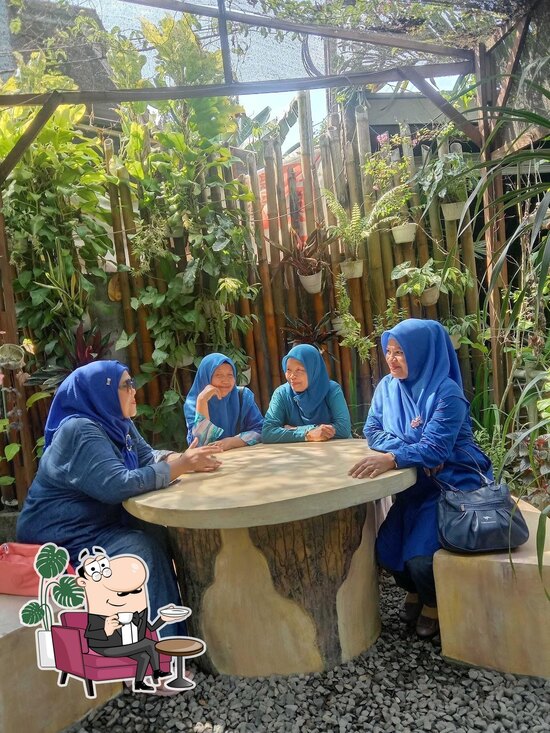 Taman Bunga Cafe & Coffe Shop, Patumbak Satu - Restaurant menu, prices and reviews