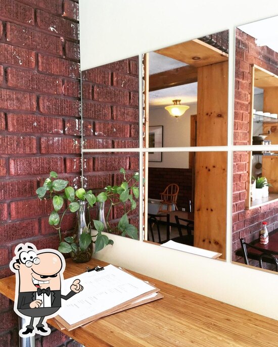 Cafe Le Den, Pointe-Claire - Restaurant menu, prices and reviews