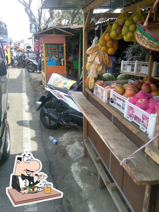Bunga Jus restaurant, Sapuran
