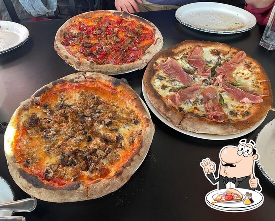 Bella's Wood Fire Pizza in Algonquin - Restaurant menu and reviews