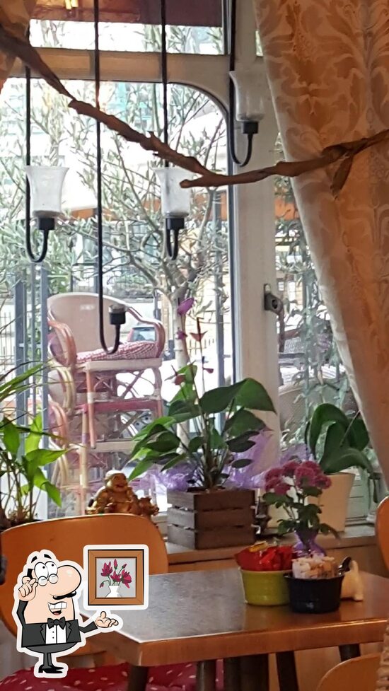 Strand Cafe, London, Gunnersbury - Restaurant menu, prices and reviews