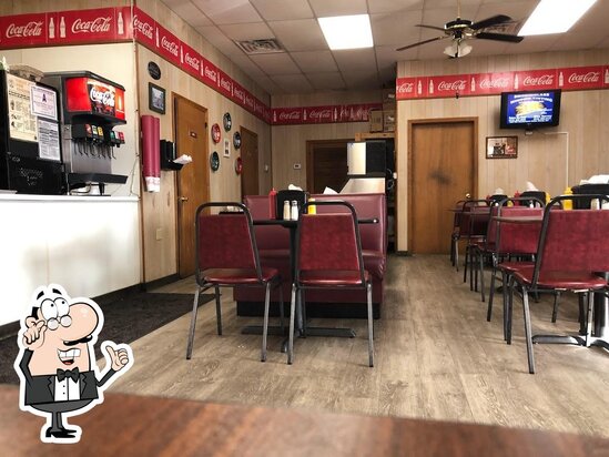 Menu at Mobley's Sandwich Shop restaurant, Blackshear