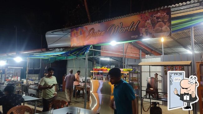 Menu at Juice World, Adoor