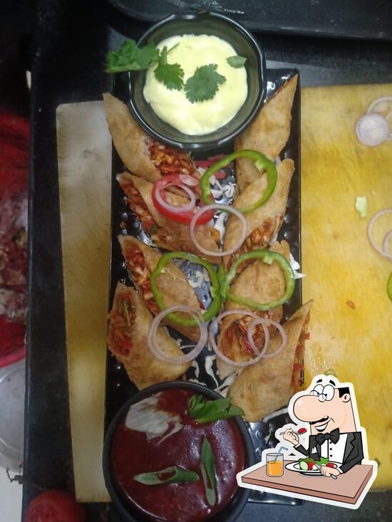 Crunch & munch, Dindori, X329+HM9 - Restaurant reviews