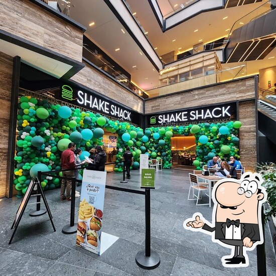Menu at Shake Shack Mitikah restaurant, Mexico City