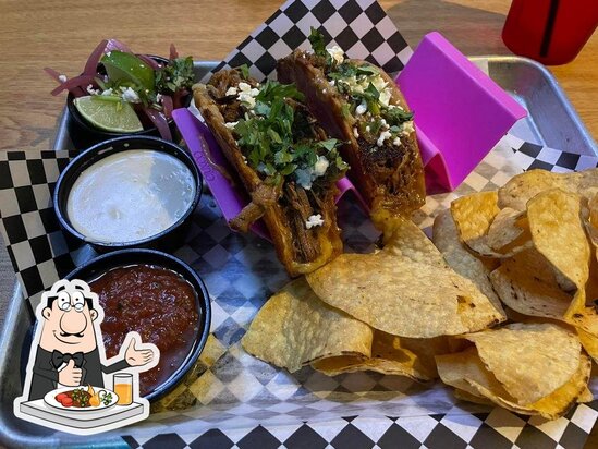 Pockets Pool & Pub in Tucson - Restaurant menu and reviews