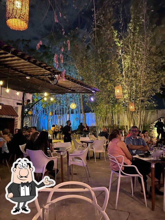 Menu at Senza Gastrobar, Merida