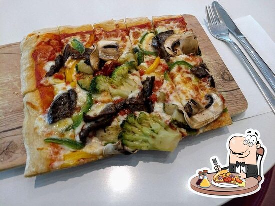 LA PIZZA DI RUSSILLO, Berlin - Restaurant menu and reviews