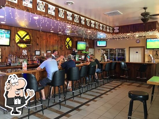 The Station Bar & Grill in Nichols - Restaurant reviews