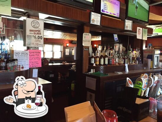 Menu at Legend Larry's pub & bar, Manitowoc