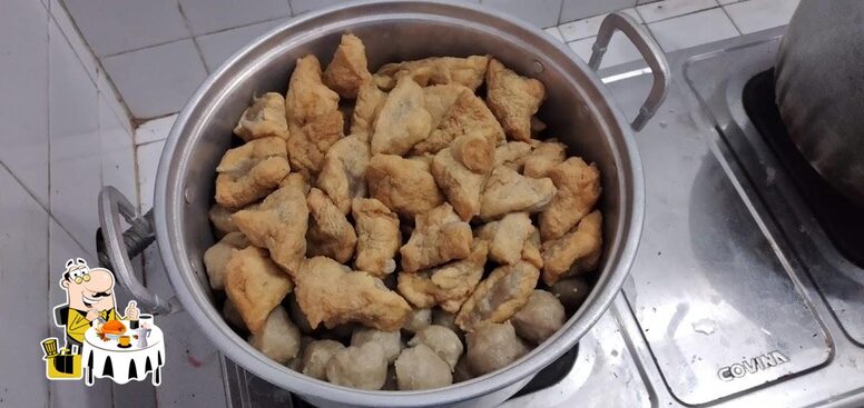 Restaurante Es Gosrok Jadul Legendaris Maknyusss & Es Teh Jumbo ...