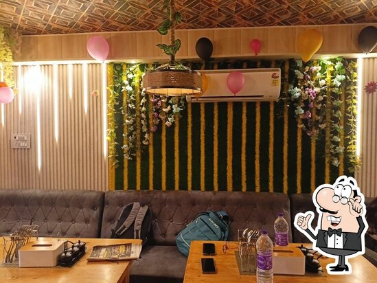 Lemon Bee Cafe & Restaurant, Lucknow - Restaurant menu and reviews