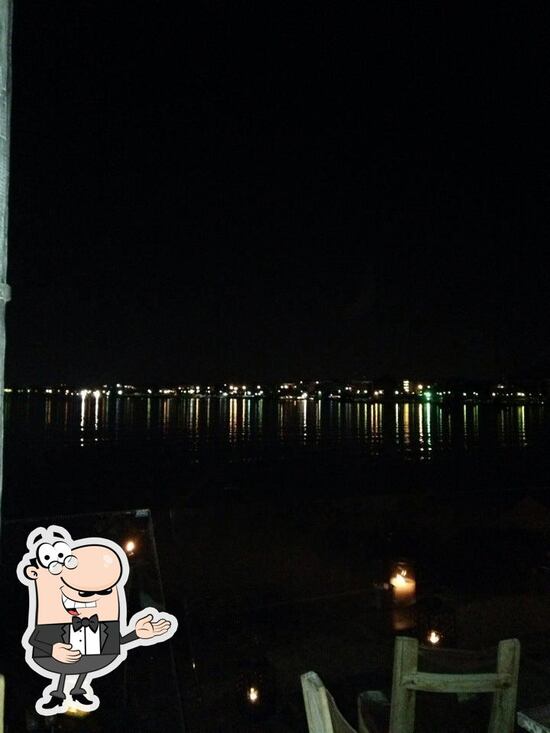 Balux Seaside, Glyfada - Restaurant menu, prices and reviews