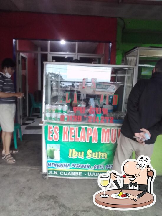Restaurante Es Kelapa Muda Ibu Sum, Bandung - Opiniones del restaurante