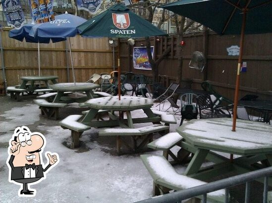 The Grapevine Bar, 3902 Maple Ave in Dallas - Restaurant reviews