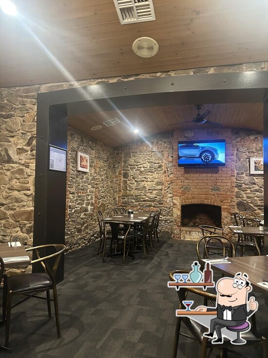 Commercial Hotel Strathalbyn, Strathalbyn - Restaurant menu, prices and ...