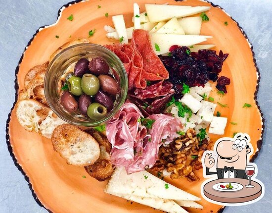 Redwood Café, 4342 Dale Rd in Modesto - Restaurant menu and reviews