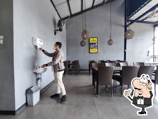 Pringsewu Express Resto, Rest Area Km. 102A Tol Cipali restaurant ...