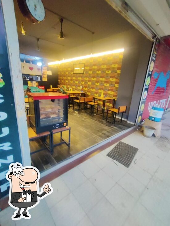 DHAKKA MUKKI EATERY - Best Cafe in Kathlal, Best Fast Food Restaurant ...