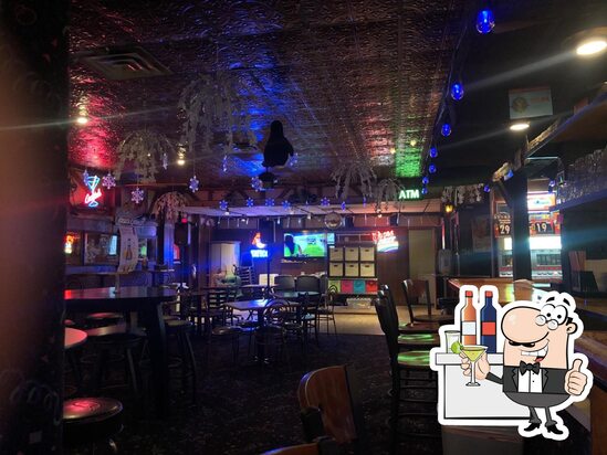 Esquire Bar in Lansing - Restaurant reviews