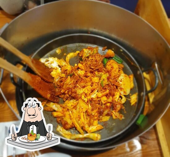 Yoogane chicken galbi yeongdeungpo no.2 branch restaurant, South Korea ...
