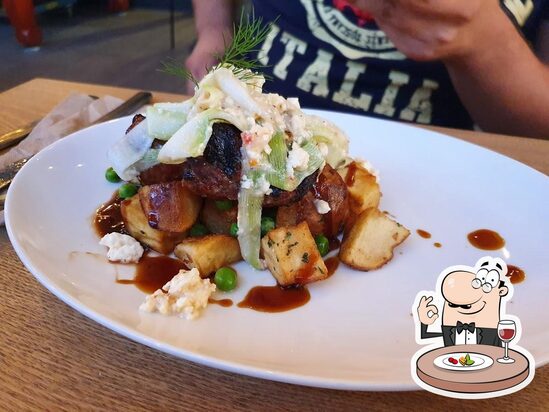 Five Islands Hotel in Cringila - Restaurant reviews