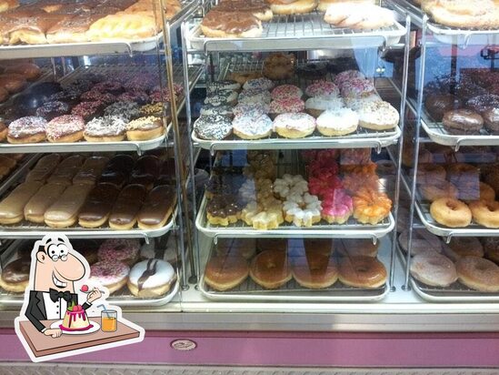 Donut Club, 861 W Arrow Hwy in San Dimas - Restaurant menu and reviews