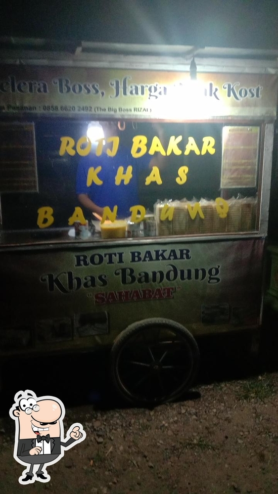 Menu at Warung roti bakar izal, Ponorogo