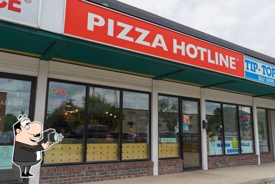 Pizza Hotline, 300 St Anne's Rd in Winnipeg - Restaurant menu and reviews
