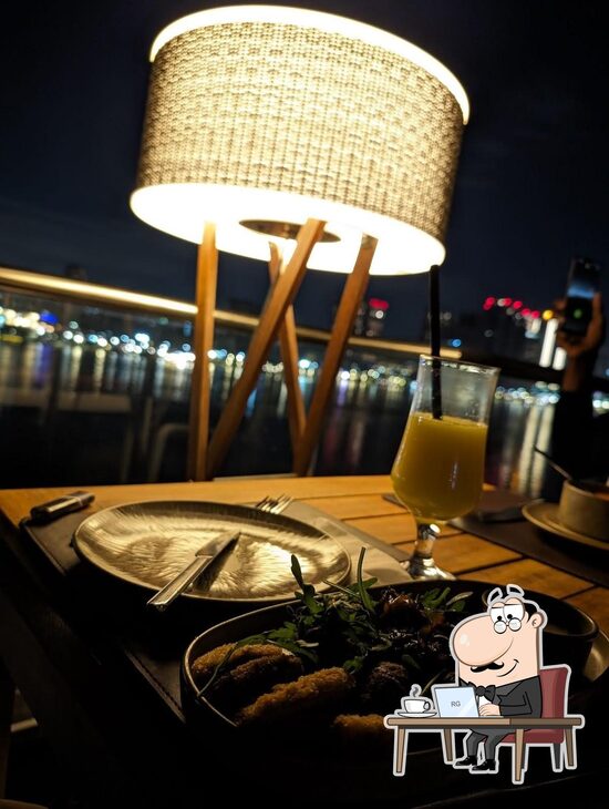 Crimson Bar & Grill, Cairo, Egypt., Kairo - Speisekarte, Preise und ...