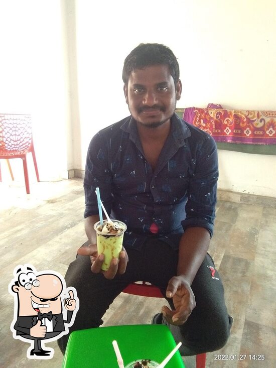 Hot & Cool Refreshment Point, Pithapuram - Restaurant reviews
