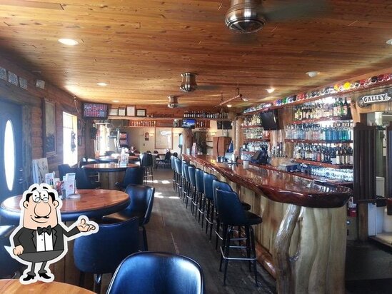 Snug Harbor Bar and Grill in Lincoln City - Restaurant reviews