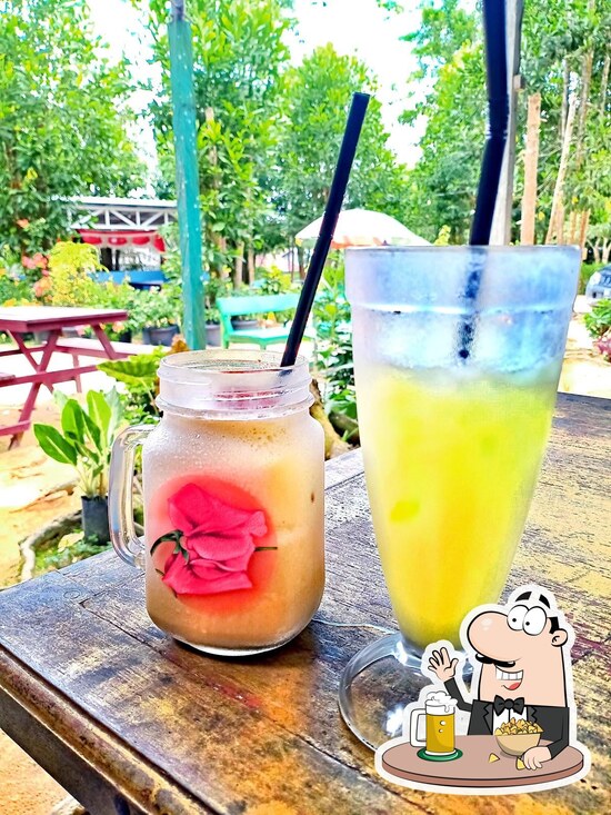 Central Ungu Cafe, Manis Mata - Restaurant reviews