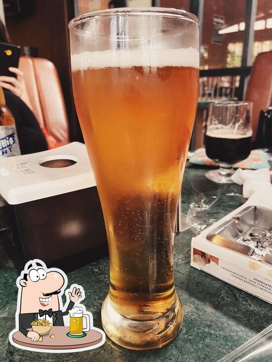 Holywings Rooftop pub & bar, South Jakarta - Restaurant menu and reviews