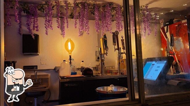 Elsewhere Garden Bar & Kitchen, San Antonio - Restaurant menu, prices ...