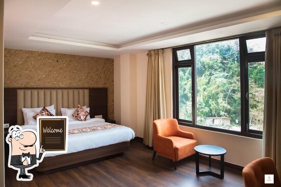 The Crown Inn - Best hotel in Gangtok, Gangtok - Restaurant reviews