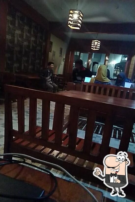 Ezzy Cafe, Jember - Restaurant reviews
